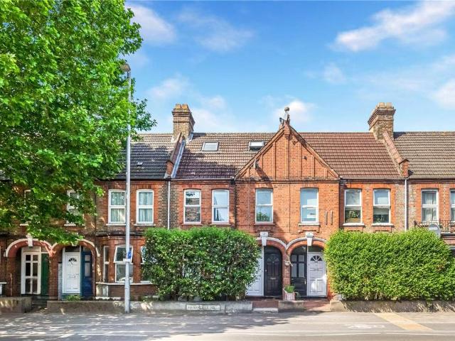 3 bedroom maisonette for sale