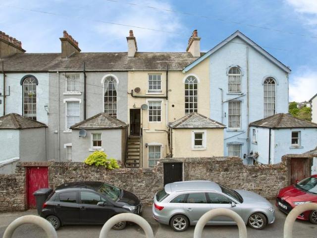 3 bedroom maisonette for sale