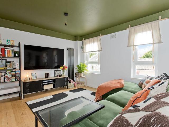 3 bedroom maisonette for sale