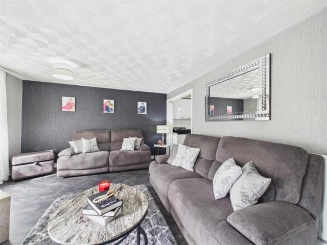 3 bedroom maisonette for sale in 45U, Glenfinnan Drive, Glasgow, City, G20