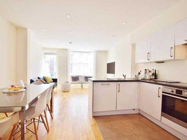 3 bedroom maisonette for sale in 51a The Broadway, Mill Hill, NW7