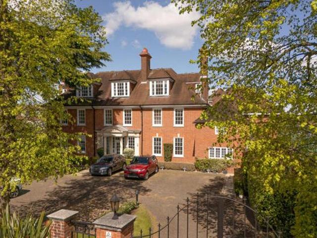 3 Bedroom Maisonette For Sale In 106 Ridgway, Wimbledon