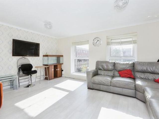 3 bedroom maisonette for sale in Vostock Close, Leicester, LE2