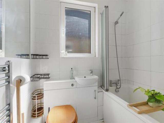 3 bedroom maisonette for sale in Warren Road, Colliers Wood, SW19