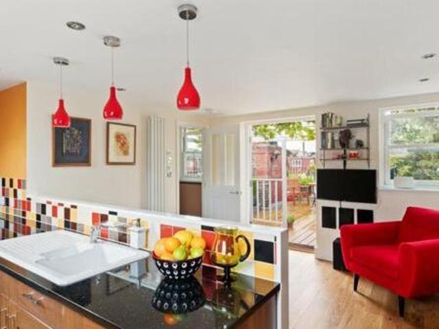 3 Bedroom Maisonette For Sale In Wendell Park, London