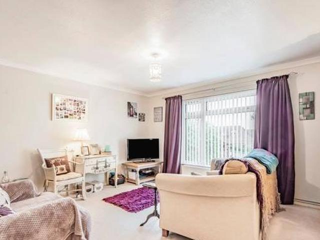3 bedroom maisonette for sale in Westoning Road Harlington LU5 LU5