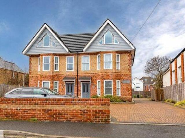 3 Bedroom Maisonette For Sale In Winton
