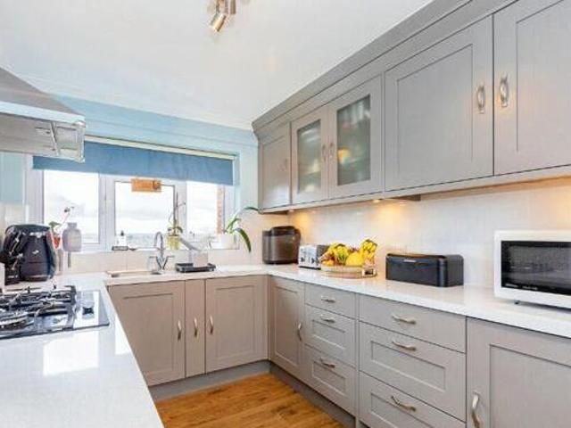 3 Bedroom Maisonette For Sale In Windsor, Berkshire