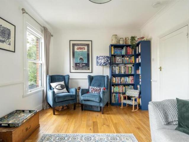 3 bedroom maisonette for sale in Winns Avenue, Walthamstow, E17