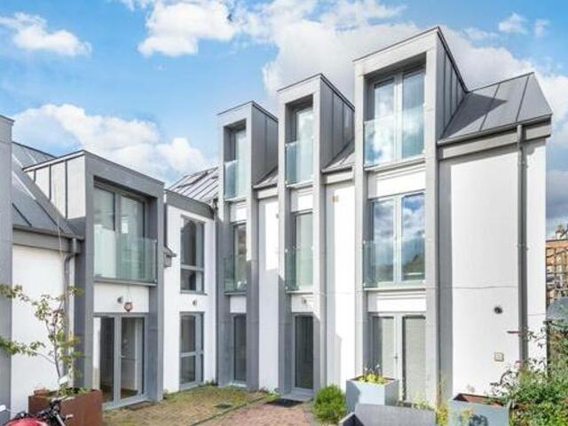 3 Bedroom Maisonette For Sale In Willesden Green, London