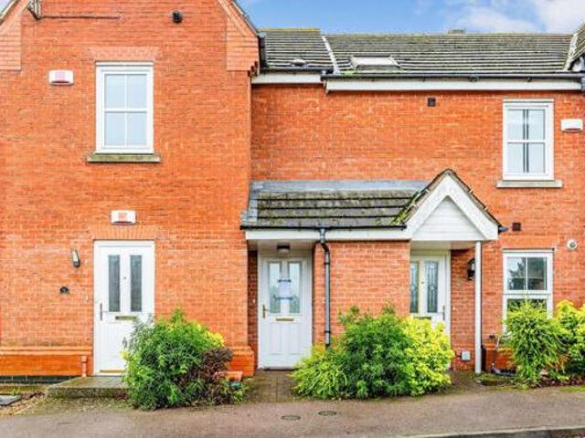 3 Bedroom Maisonette For Sale In Wootton