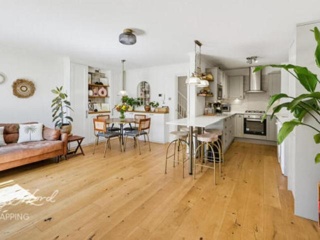 3 bedroom maisonette for sale in Asher Way, LONDON E1W
