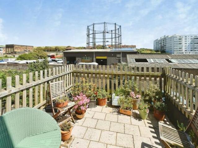 3 bedroom maisonette for sale in Arundel Street, Brighton, BN2