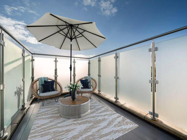3 bedroom maisonette for sale in Bassein Park Road W12