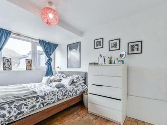 3 Bedroom Maisonette For Sale In Battersea, London