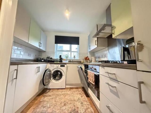3 bedroom maisonette for sale in Broughton Lane, Salford, M7