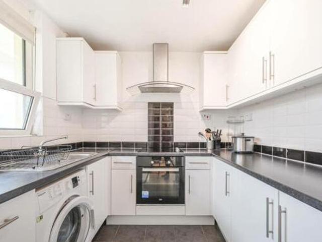 3 Bedroom Maisonette For Sale In Canary Wharf, London