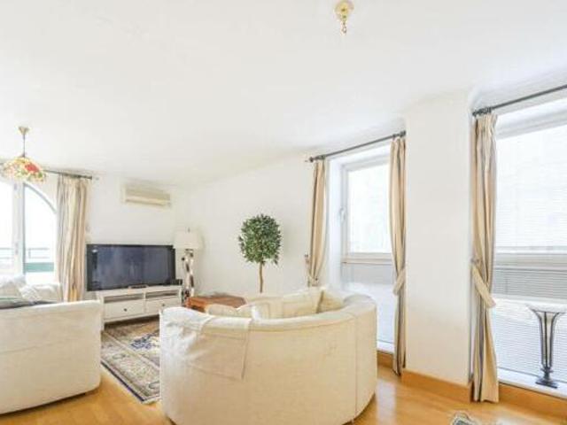 3 Bedroom Maisonette For Sale In Canary Wharf, London