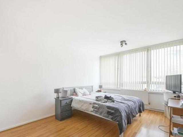 3 Bedroom Maisonette For Sale In Canary Wharf, London