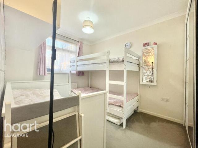 3 bedroom maisonette for sale in Calverton Road, Luton, LU3