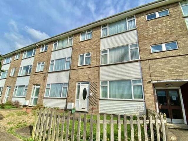 3 Bedroom Maisonette For Sale In Cranford