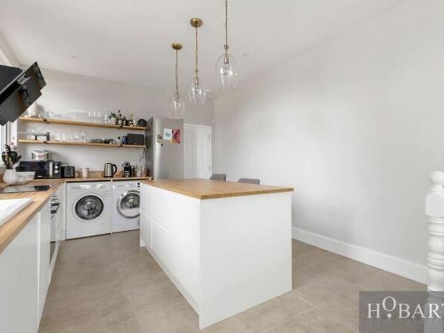 3 bedroom maisonette for sale in Crescent Road, Alexandra Park, N22