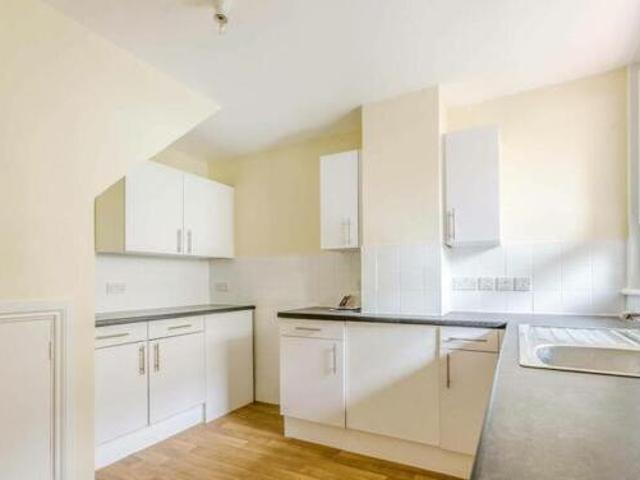 3 Bedroom Maisonette For Sale In De Beauvoir Town, London