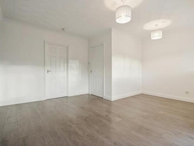 3 bedroom maisonette for sale in Fernbrae Avenue, Glasgow, G73
