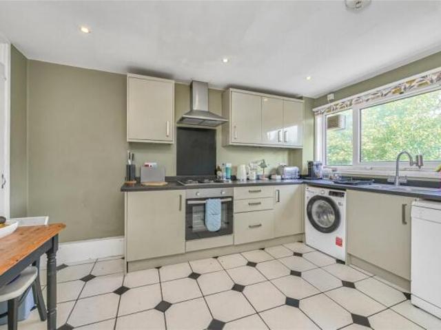 3 bedroom maisonette for sale in Gaskarth Road, London, SW12