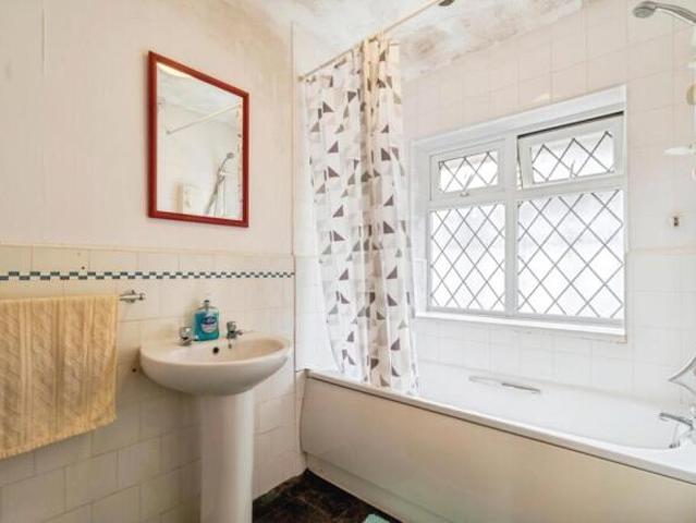 3 bedroom maisonette for sale in George V Avenue, Worthing, West Sussex, BN11