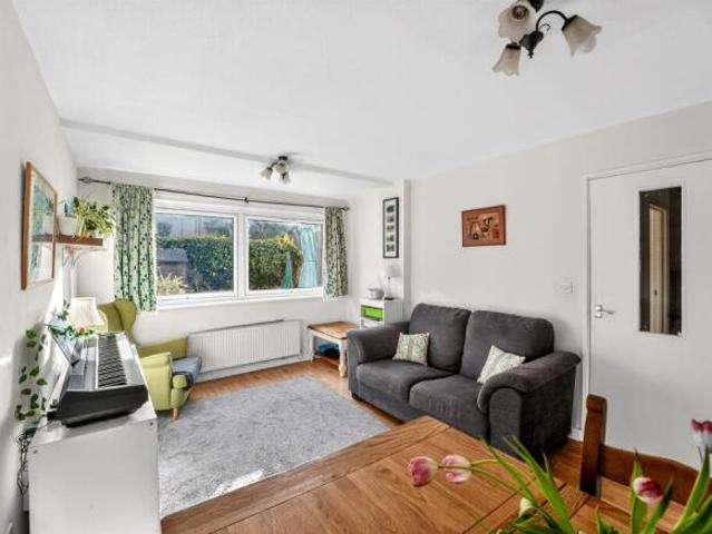 3 bedroom maisonette for sale in Goldcliff Close, Morden, SM4