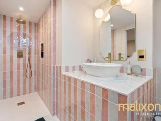 3 bedroom maisonette for sale in Havelock Road, London, SW19