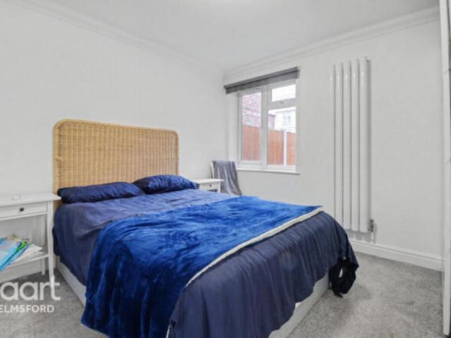 3 bedroom maisonette for sale in Hayes Close, Chelmsford, CM2