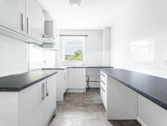 3 bedroom maisonette for sale in How Wood, Park Street, St. Albans, Hertfordshire, AL2