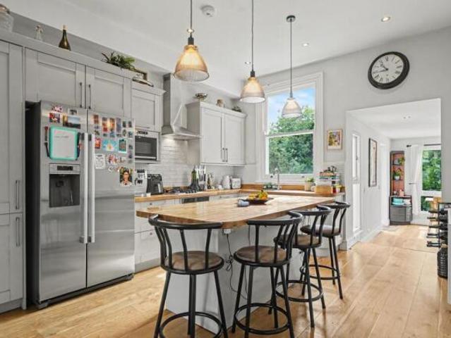 3 bedroom maisonette for sale in Jenner Road, London, N16