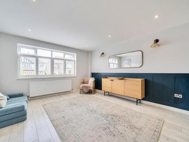 3 bedroom maisonette for sale in Lewis Road, Sidcup, DA14