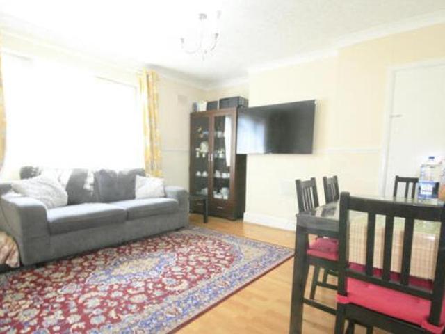 3 Bedroom Maisonette For Sale In London