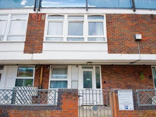 3 Bedroom Maisonette For Sale In London