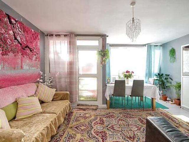 3 Bedroom Maisonette For Sale In London