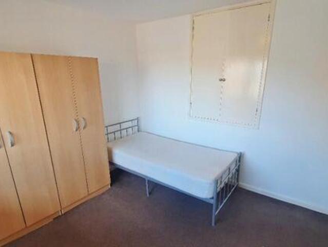 3 Bedroom Maisonette For Sale In London