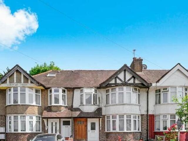 3 Bedroom Maisonette For Sale In London