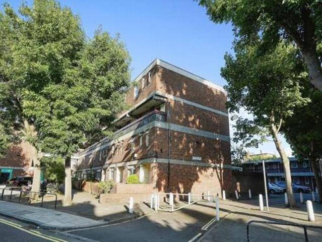 3 Bedroom Maisonette For Sale In London