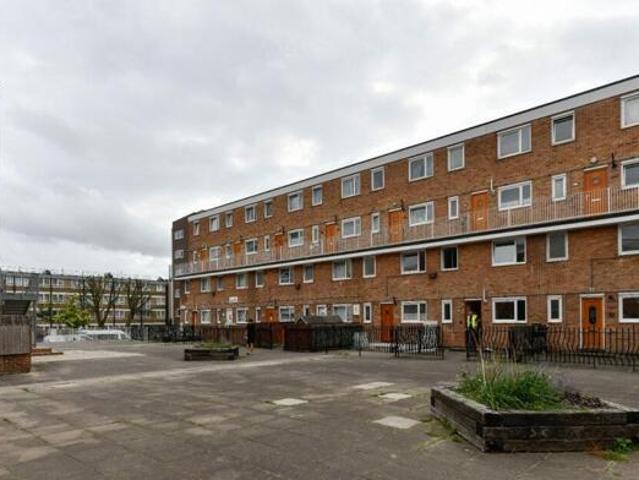 3 Bedroom Maisonette For Sale In London
