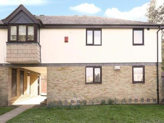 3 Bedroom Maisonette For Sale In London