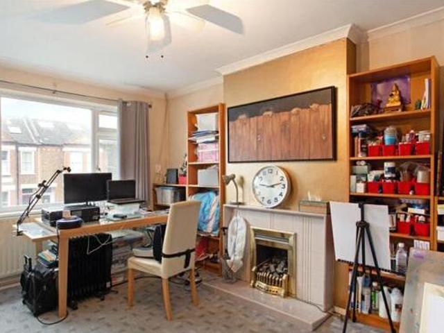 3 Bedroom Maisonette For Sale In London