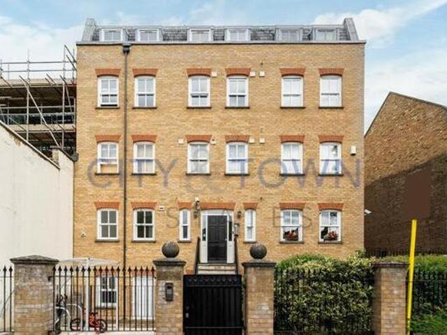 3 Bedroom Maisonette For Sale In London