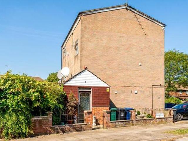 3 Bedroom Maisonette For Sale In London, Greater London