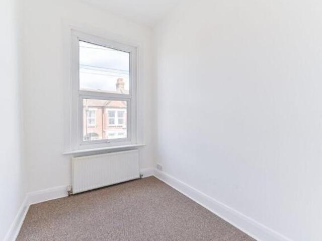 3 bedroom maisonette for sale in Mersham Road, Thornton Heath, CR7