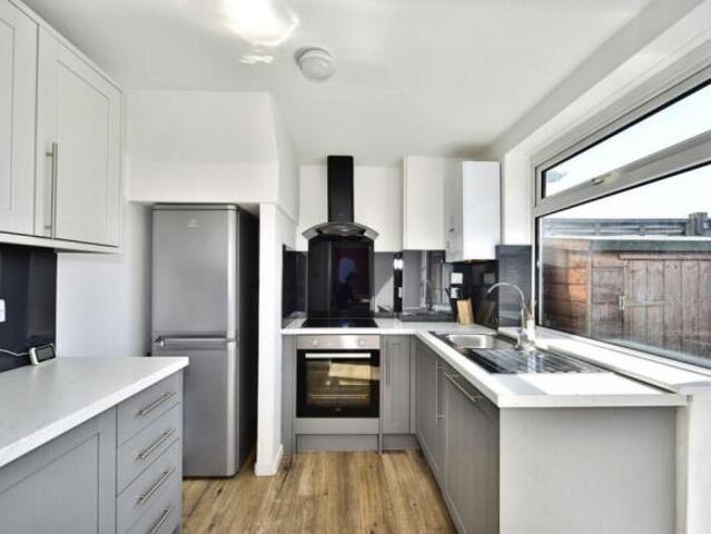 3 bedroom maisonette for sale in Mid Kent Shopping Centre, Castle Road, Maidstone, Kent, ME16