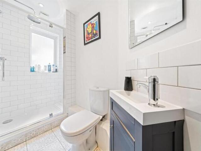 3 bedroom maisonette for sale in Oxford Avenue, Wimbledon Chase, SW20